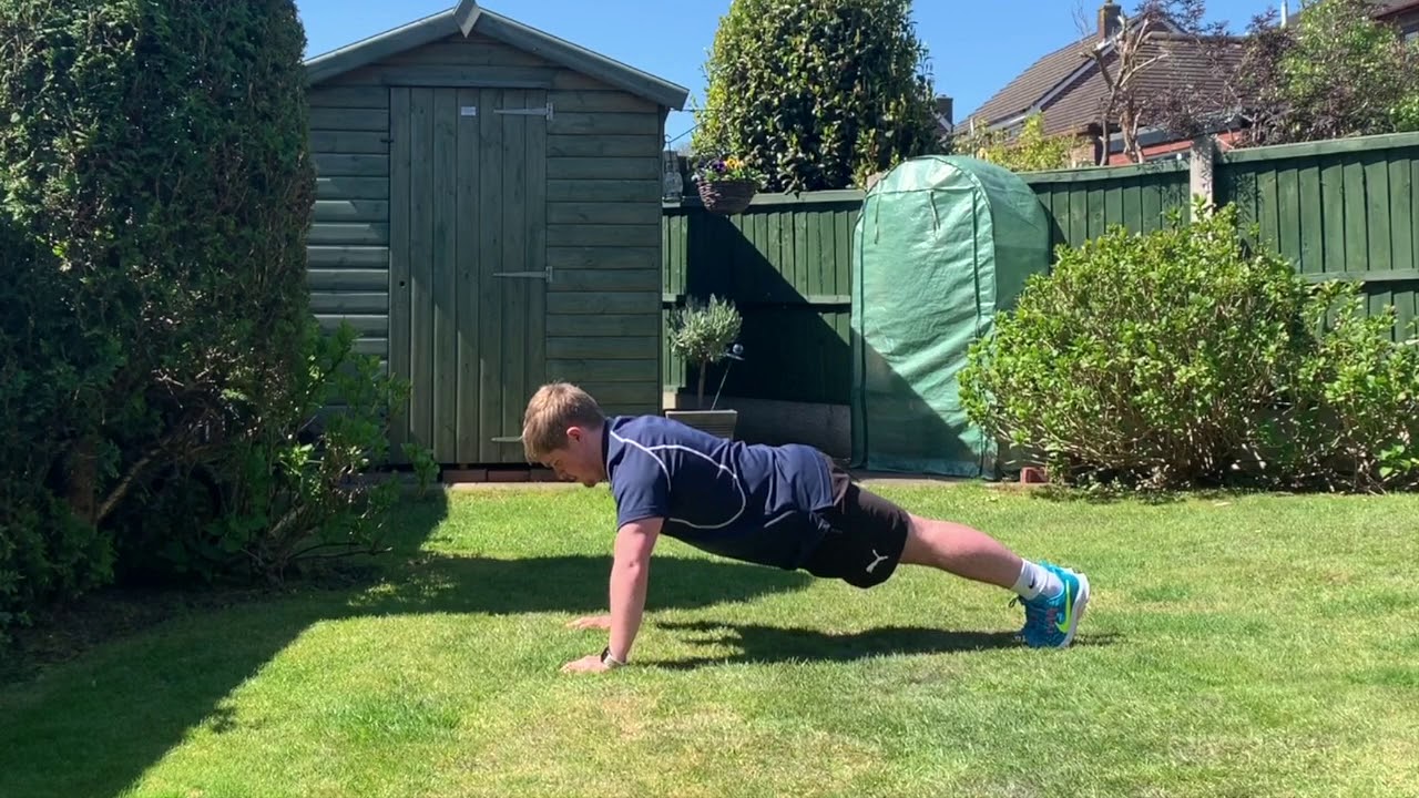 Push Up with Pause - YouTube