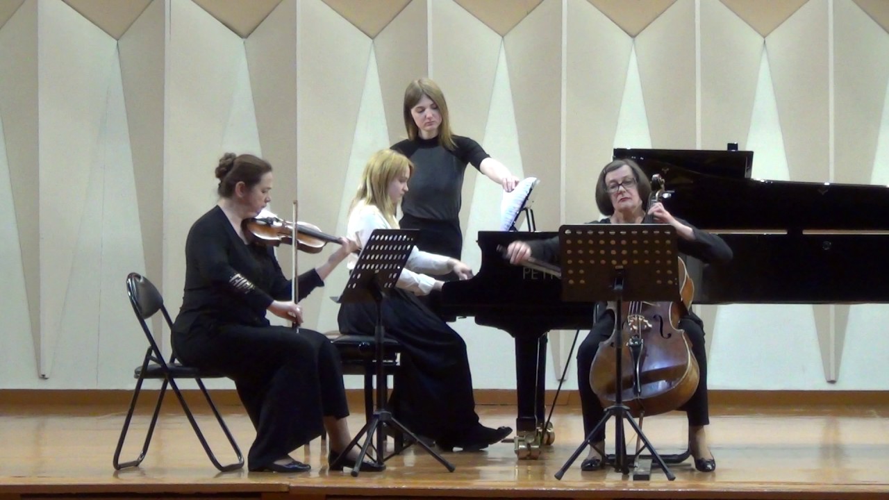 J.Haidns – Trio g moll Hob.XV:1 I d. Moderato - YouTube