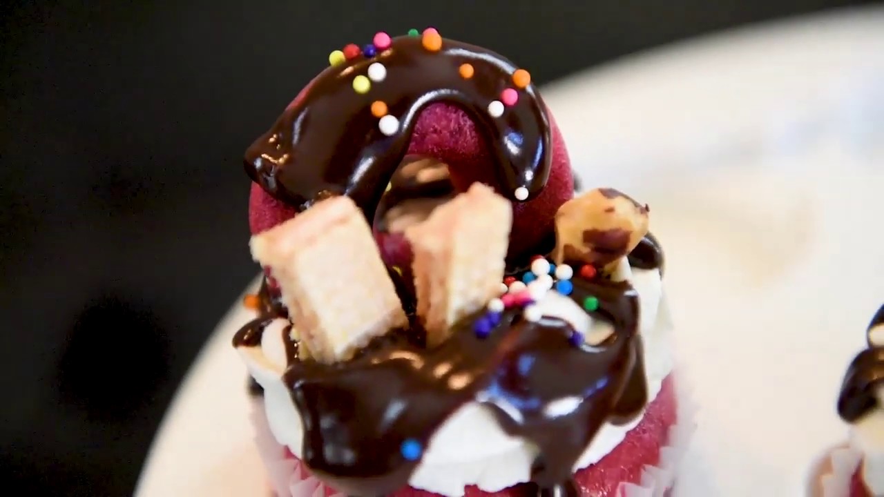 Raspberry Nutella Cupcake ( It's Vegan!) - YouTube