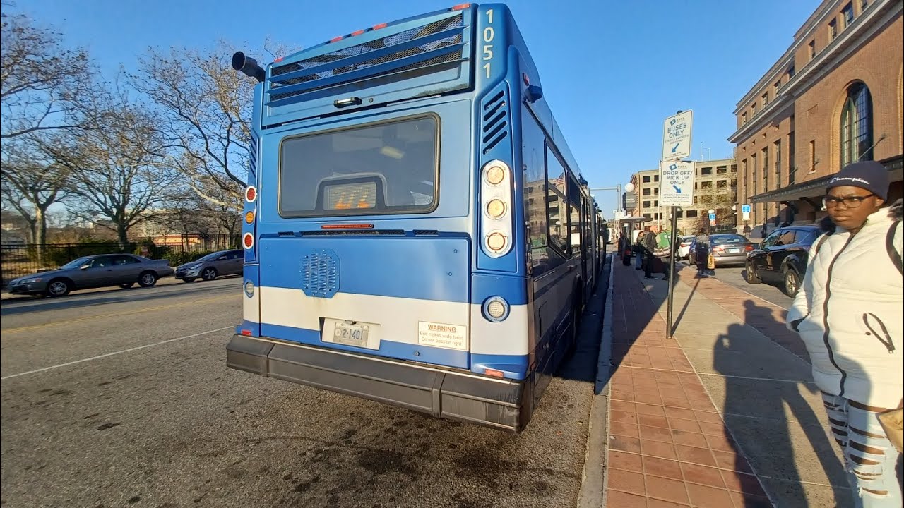 Ride on CTtransit #1051 on Route 272 - YouTube