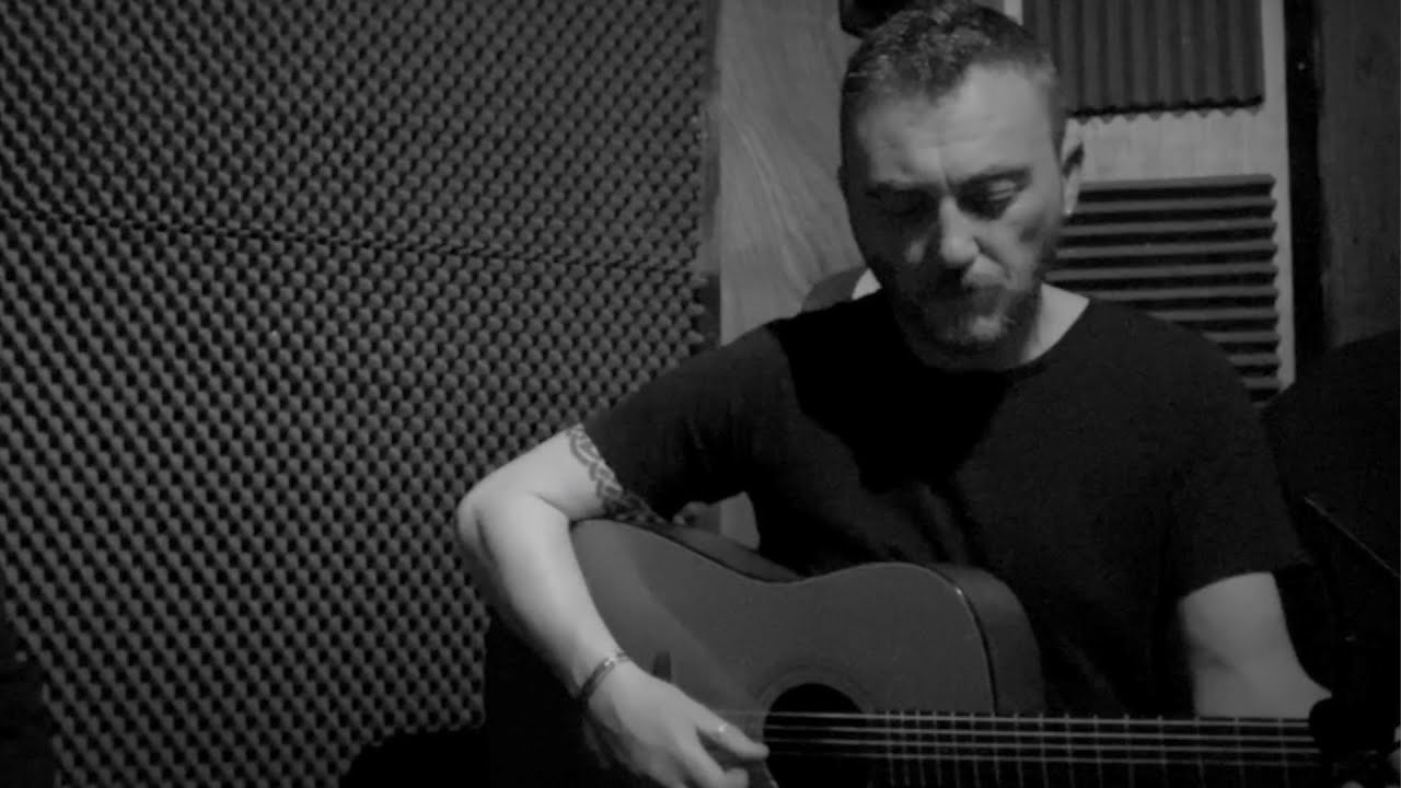 Paul Casey featuring Michelle Cotter - When the Music Fades - YouTube