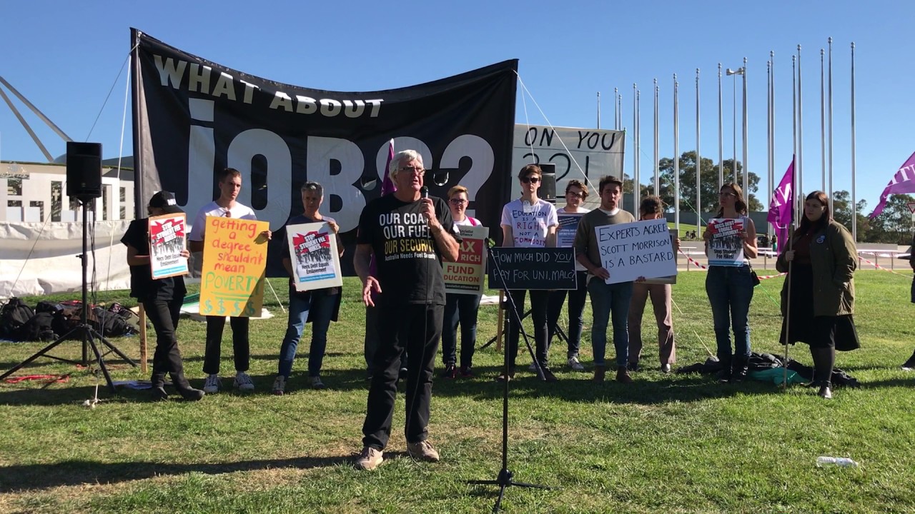 Joe Deakin at Students Rally #JobsEmbassy #ausunions - YouTube