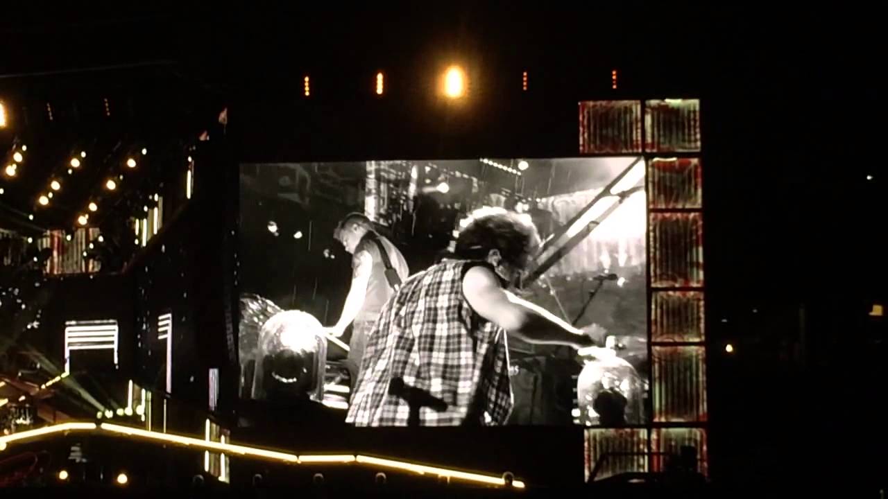One Direction - Through The Dark (August 11, 2014) - YouTube