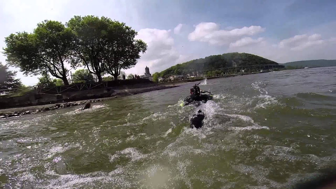 2014/05/01 Schwimmen im Rhein - YouTube