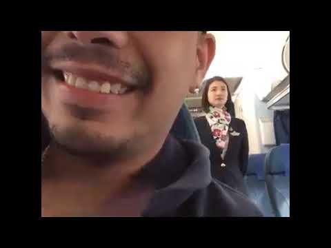 Pramugari cantik jepang di anu sama penumpang.