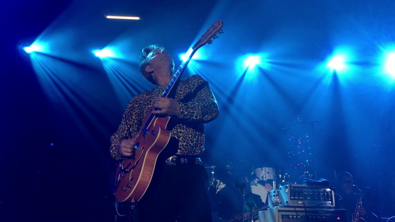 Brian Setzer Orchestra - Sleepwalk Solo Shawnee, OK - YouTube