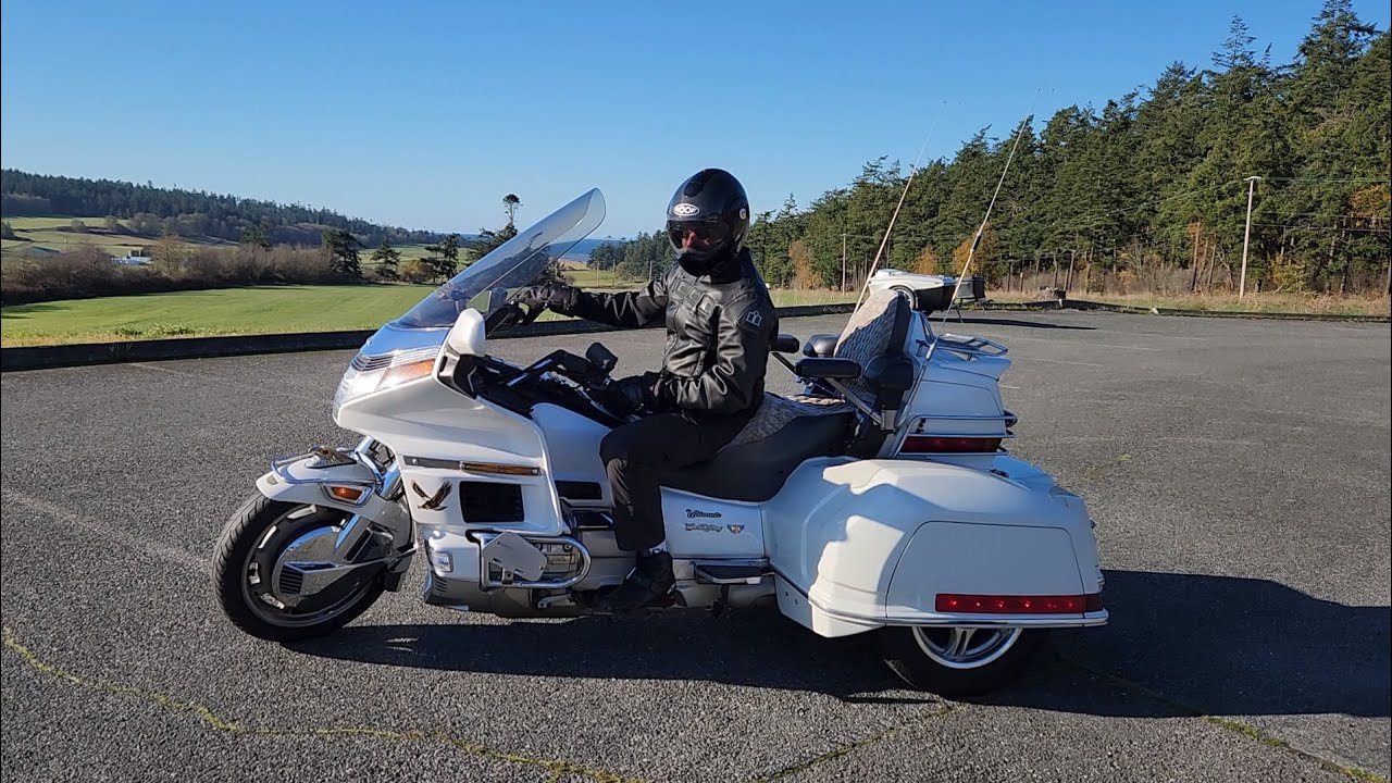 Goldwing Trike Reversing - YouTube