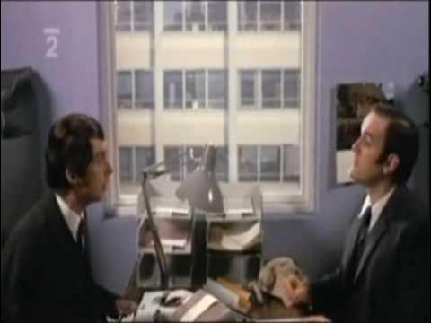 Monty python, czech sub, zloděj, účetní na valné hromadě - YouTube