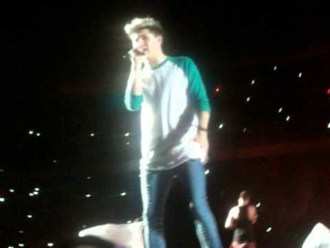 Happily - One Direction - 3-5-2014 WWAT Buenos Aires Argentina - Velez ...