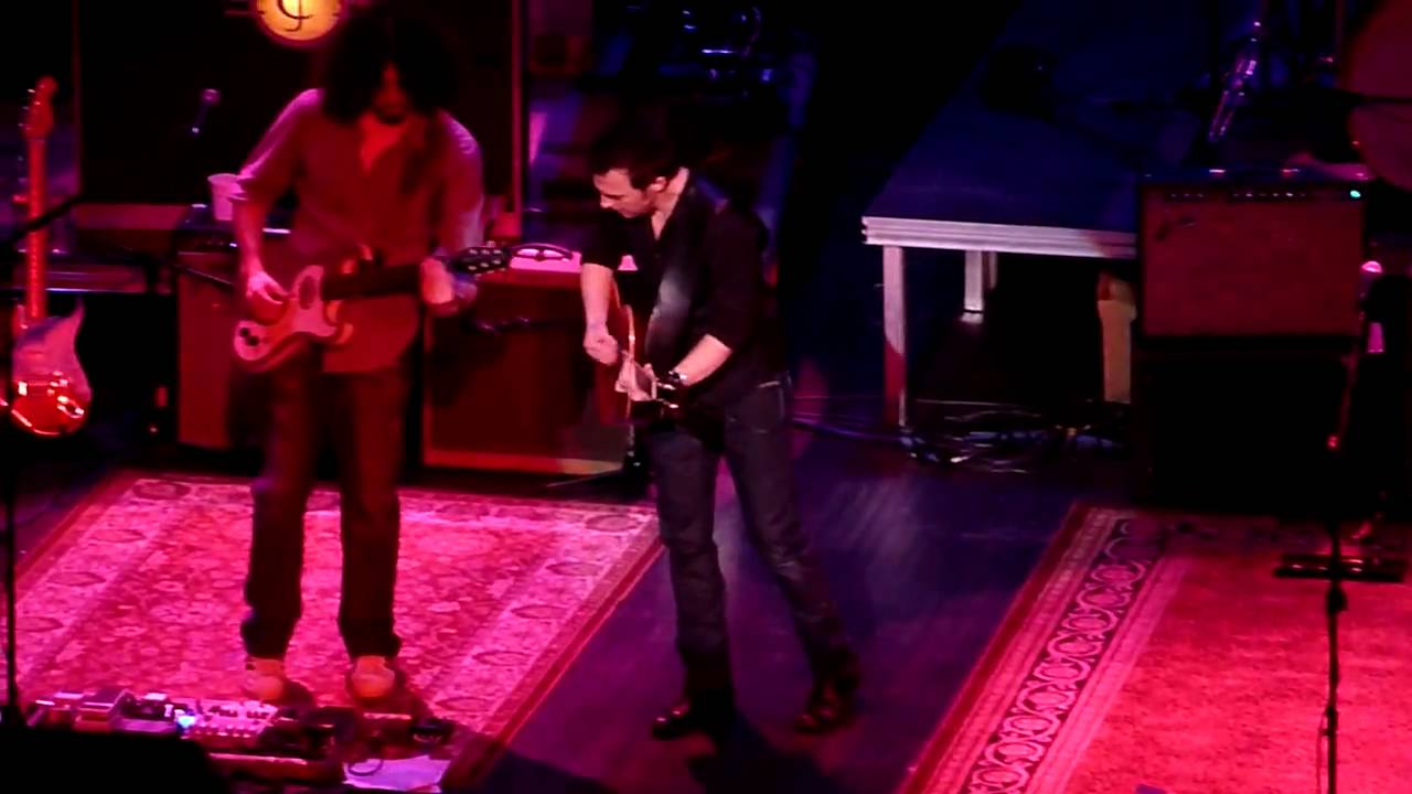 Colin James Into The Mystic Live ( Van Morrison ) - YouTube