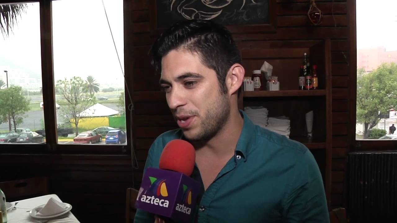 Carlos Posadas habla de su romance con Prisila Cantú - YouTube