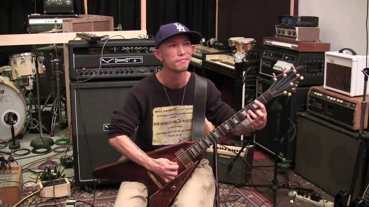 Alonzo Guitars, Daisuke Wachi playing his custom built Alonzo guitar ...