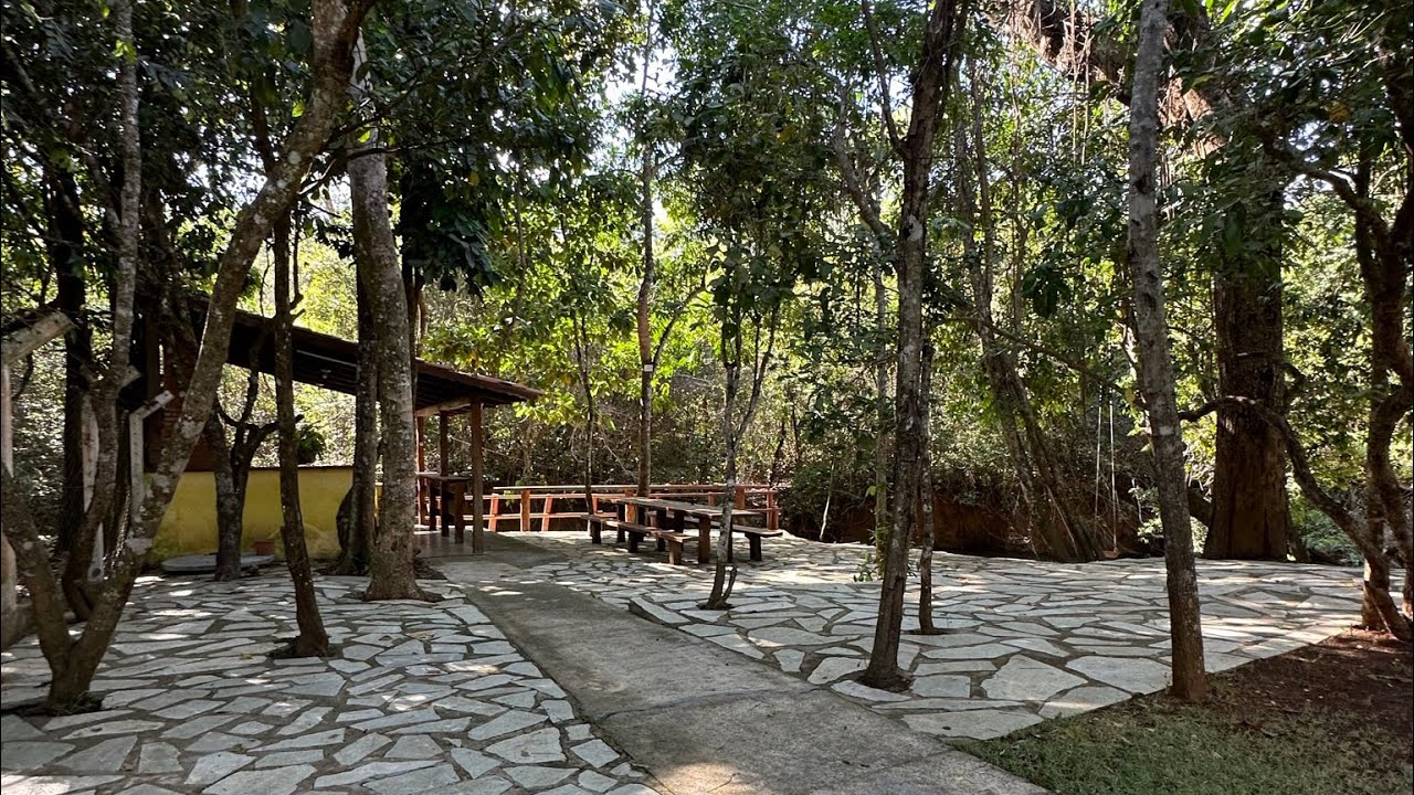 Chácara de lazer, com rio nos fundos, excelente tamanho, pomar e muita ...