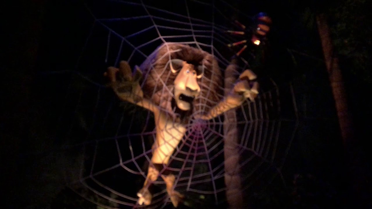 Madagascar rides of universal studio, Singapore - YouTube