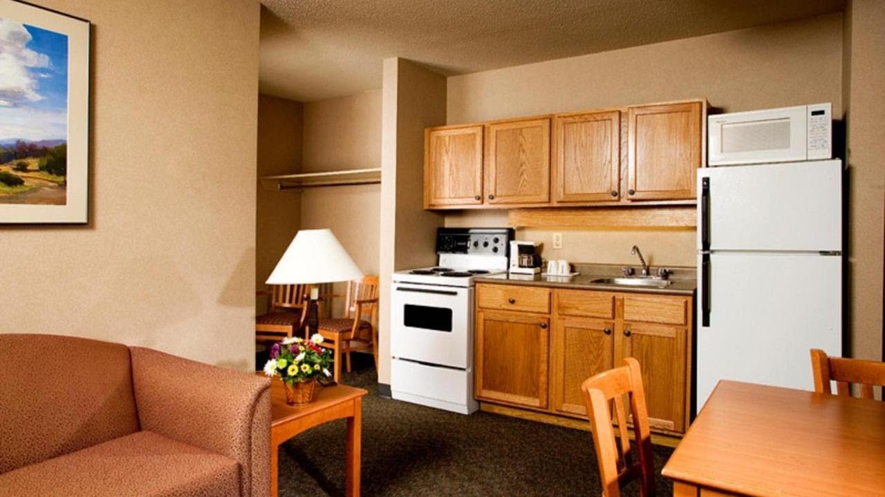 Lobstick Lodge, Jasper, Canada - YouTube