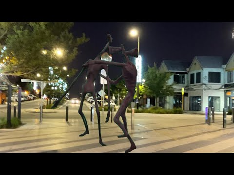 Siren head vs light head