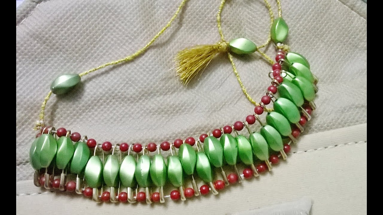 How to make a safety pin necklace : DIY safety pin jewelry - YouTube