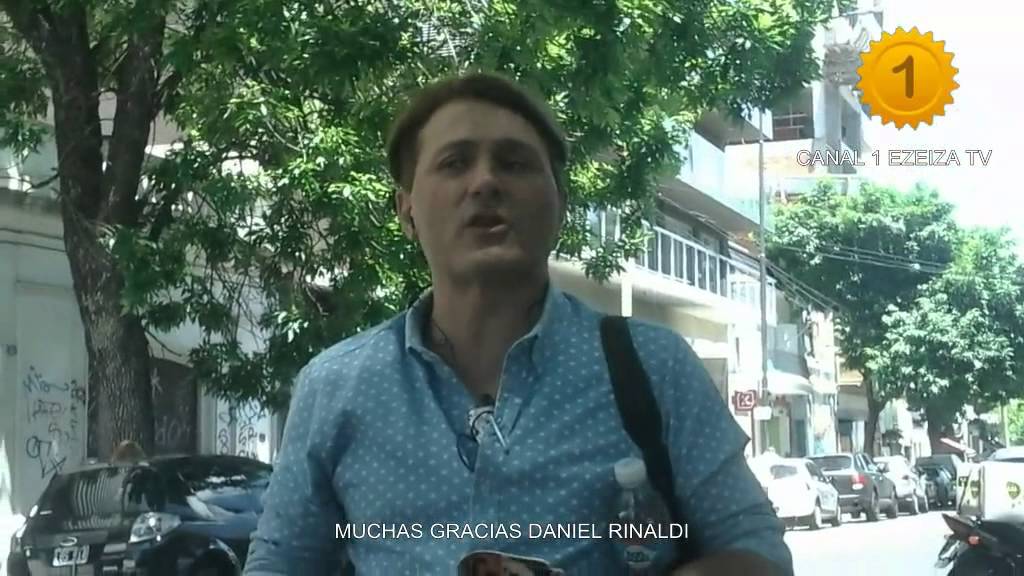 DANIEL RINALDI MANDA SALUDOS A CANAL 1 EZEIZA TV - YouTube