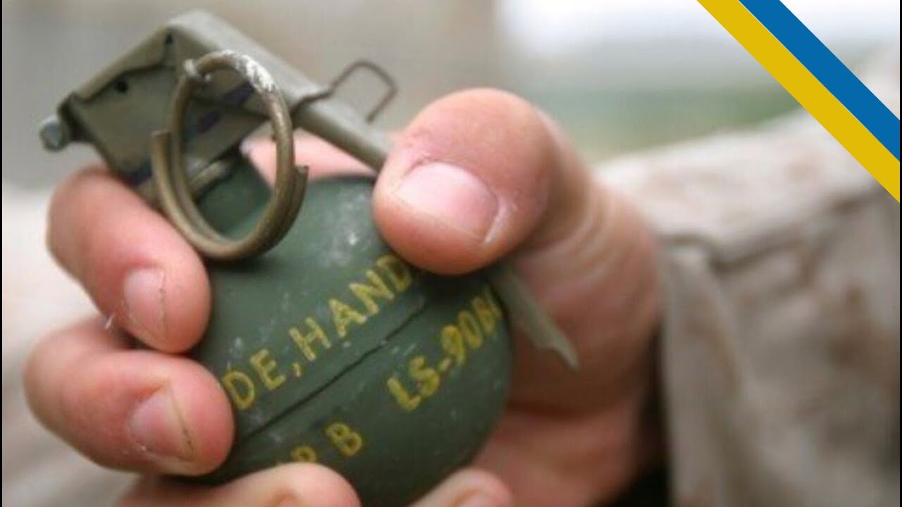 Розпакування та огляд гранати M67 grenade - YouTube