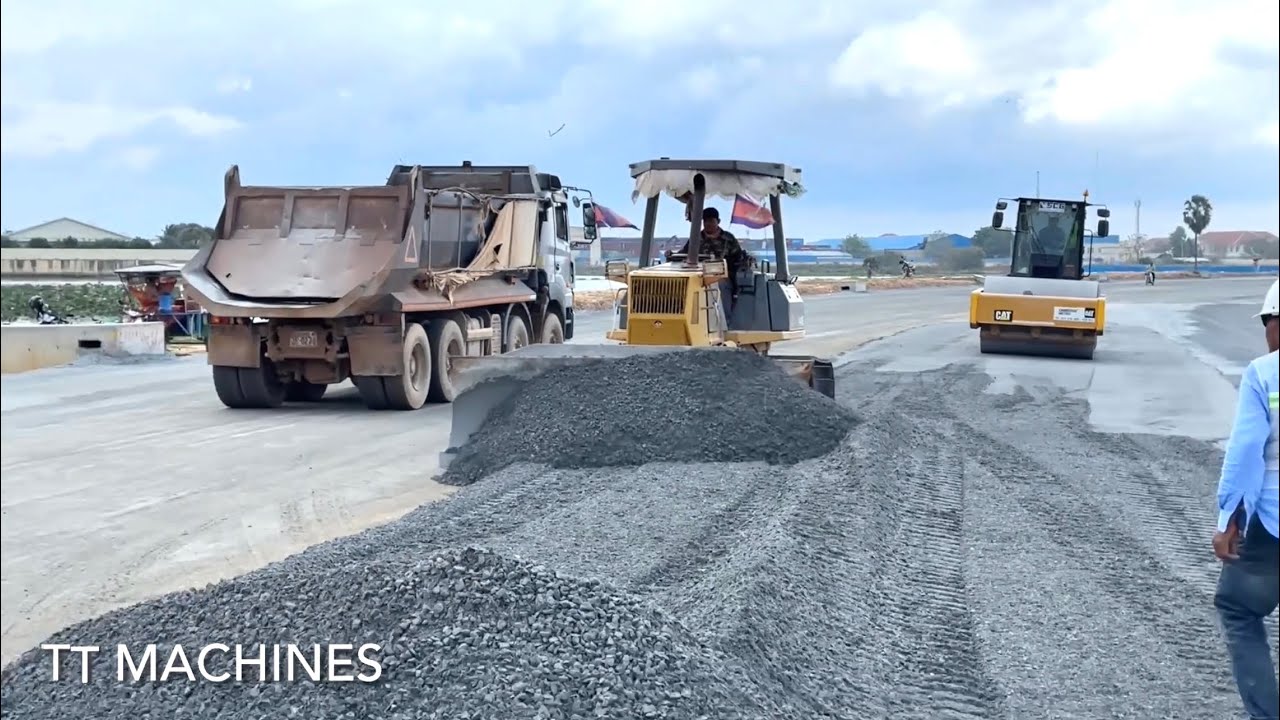 Well Done Complete 100% Skill Operator Bulldozer Pushing And Cutting ...