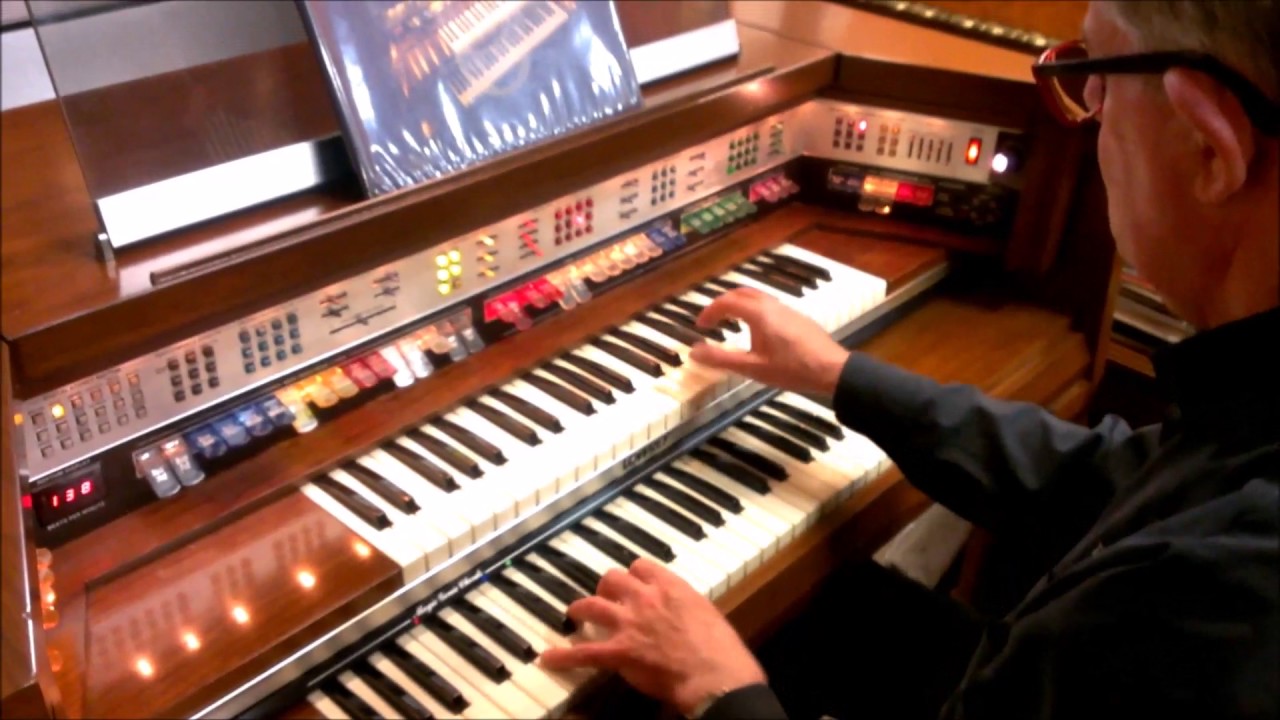 Second Video of Lowrey MX1 at Prestige Pianos and Organs Preston Vic ...