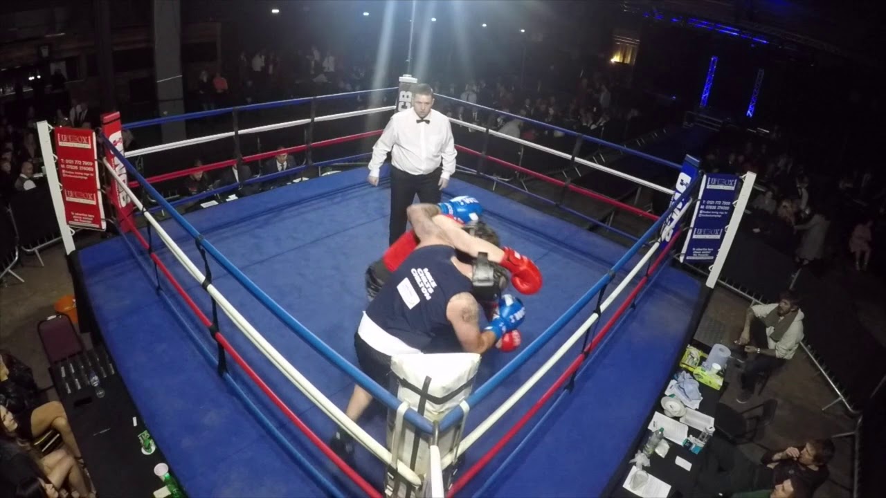 Ultra White Collar Boxing | Manchester | Mark Harrison vs Mike Chilton ...