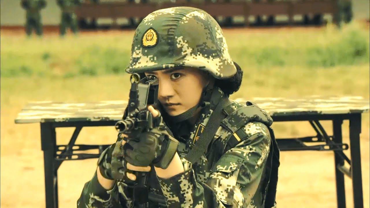 女特种兵聯合新兵一起捉弄男教官,结果被教官带走單獨訓練! Youtube