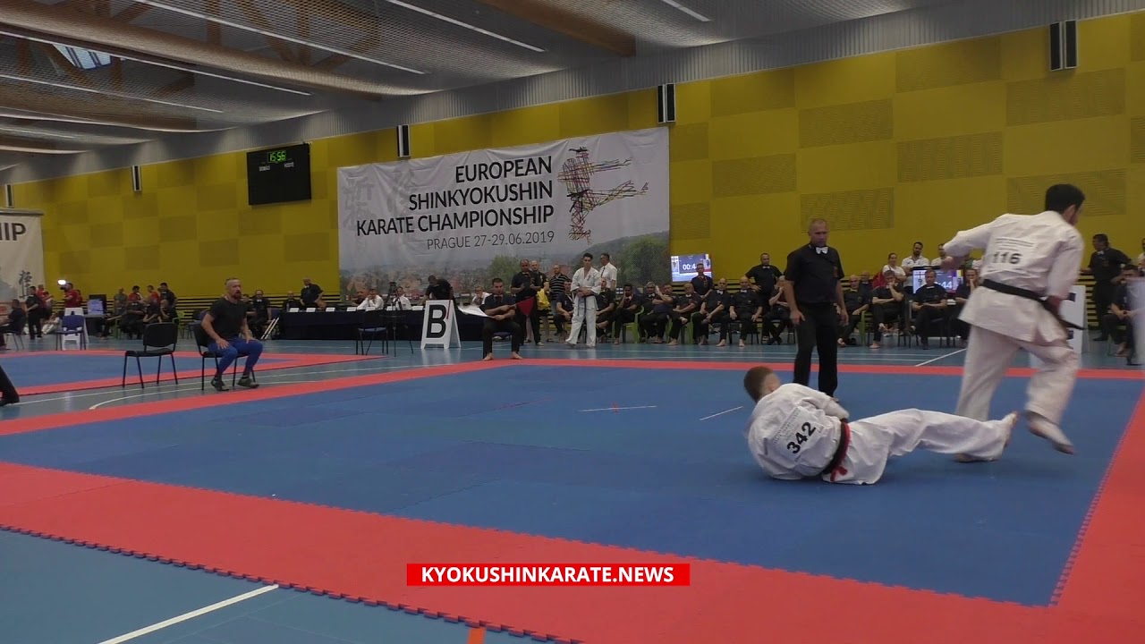 Youths EC, Final -70 Anthony Ochian (Romania, aka) - Vasiko Lomsadze ...