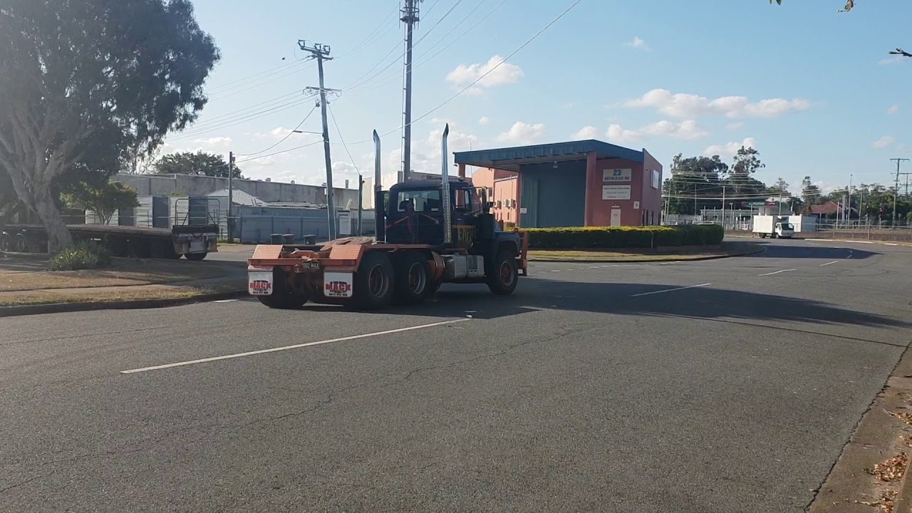 Mad Max 2 Mack truck - YouTube