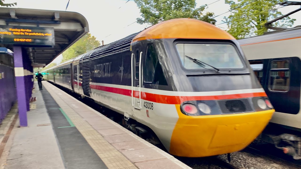 43007 & 43008 - Cross Country Retro HST - 43008 in Intercity Swallow ...