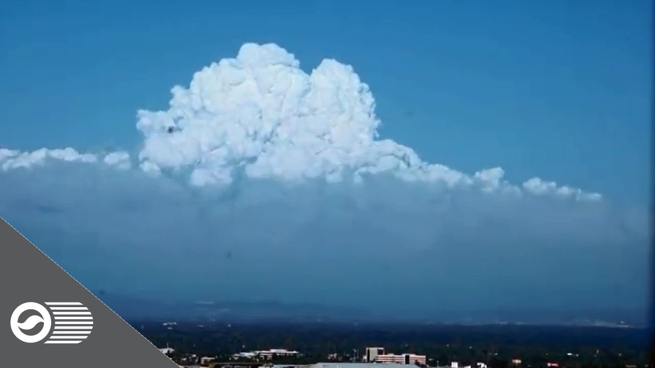 King Fire Pyrocumulus Timelapse From Downtown Sacramento - YouTube