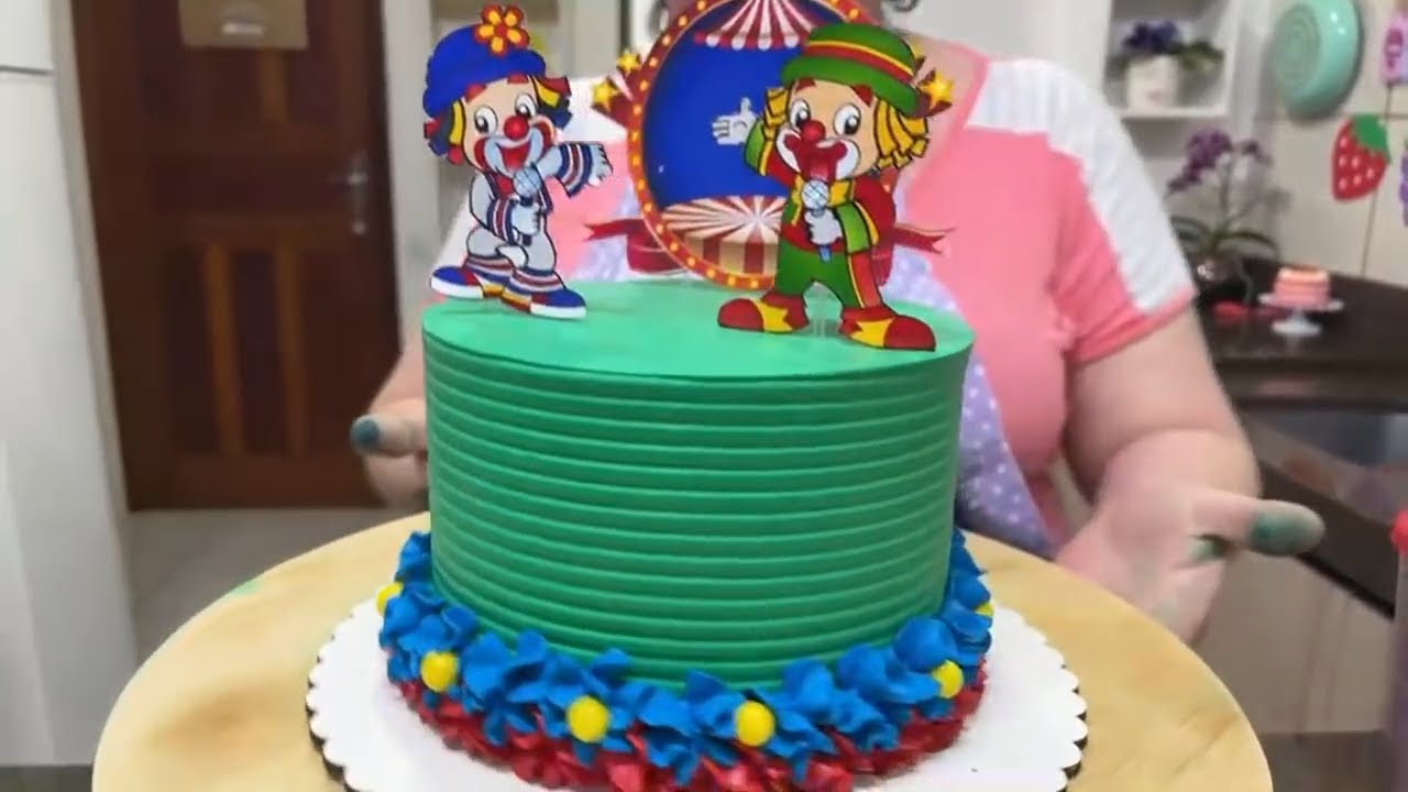 BOLO DECORAÇÃO PATATI PATATÁ EM CHANTILLY - YouTube