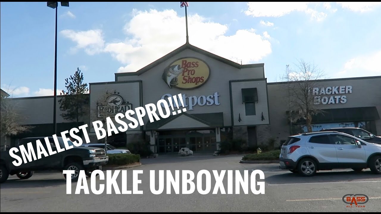 This is One SMALL Bass Pro Shops!!! ($30 Tackle UNBOXING) - YouTube