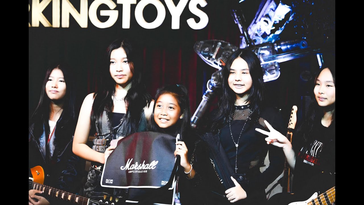 The Pretender / Foo Fighters cover by PETCH&Band @ Parking toys - YouTube