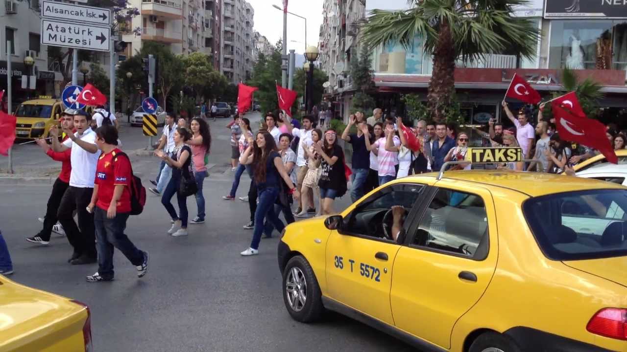 Peaceful protest march in Izmir, Turkey - YouTube