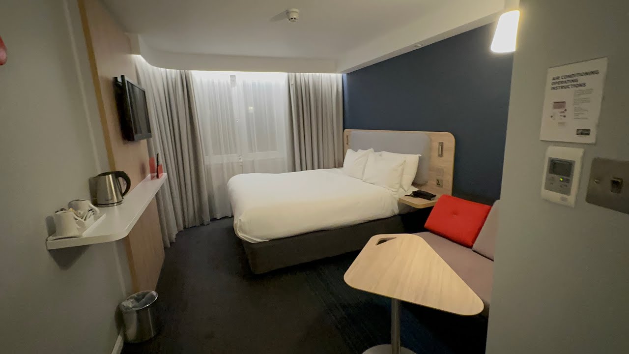 Room walkthrough Holiday Inn Express Edinburgh - Leith Waterfront - YouTube