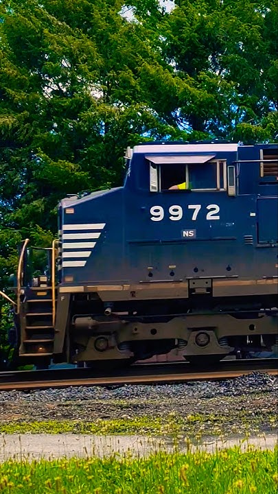 9972 Solo NS Locomotive - YouTube