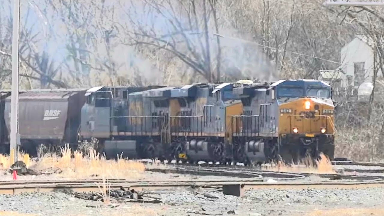 Triple Engine CSX Grain Train Leaving Brunswick Yard - YouTube