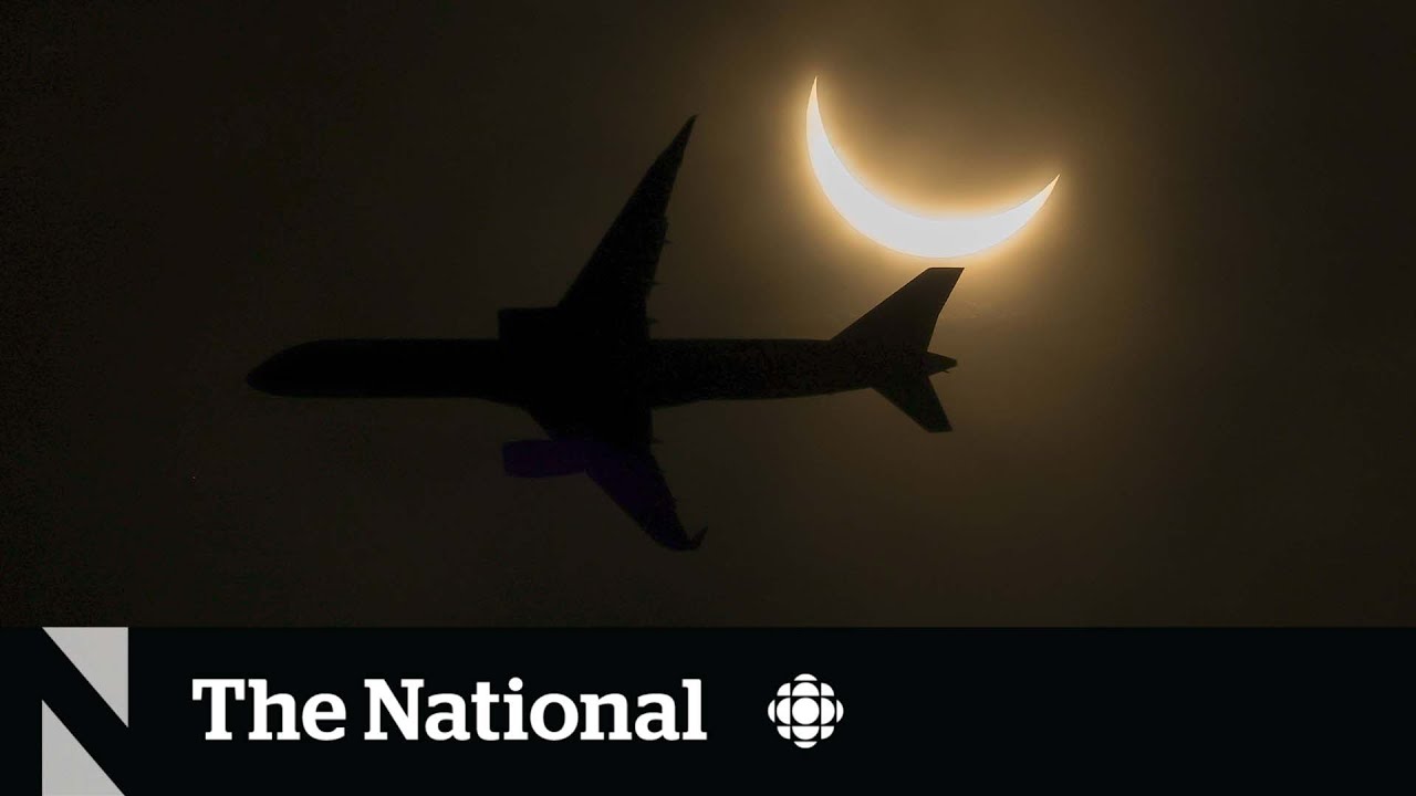 Total solar eclipse wows people from Mexico to Newfoundland - YouTube
