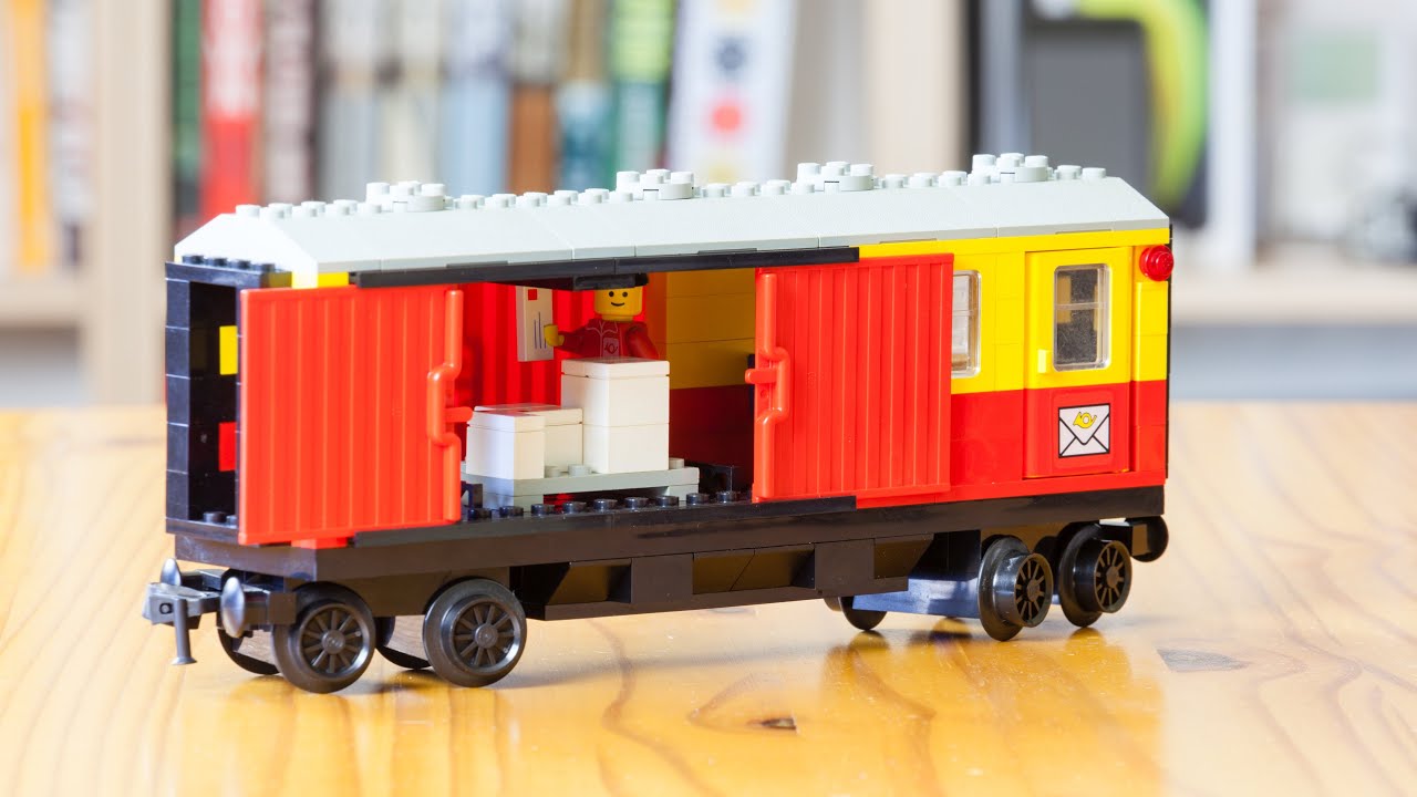 Time-Lapse: LEGO 7819 Postal Container Wagon Covered - YouTube