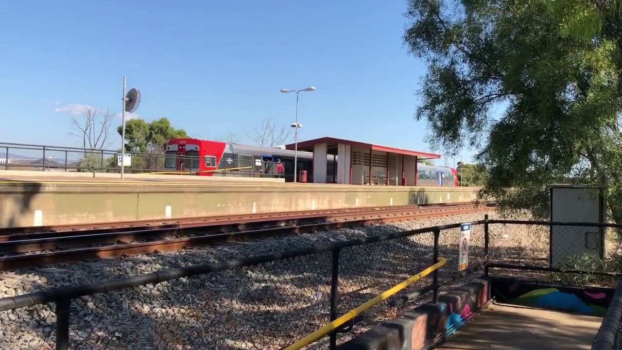 Adelaide Metro 3000 class at Greenfields, SA - YouTube
