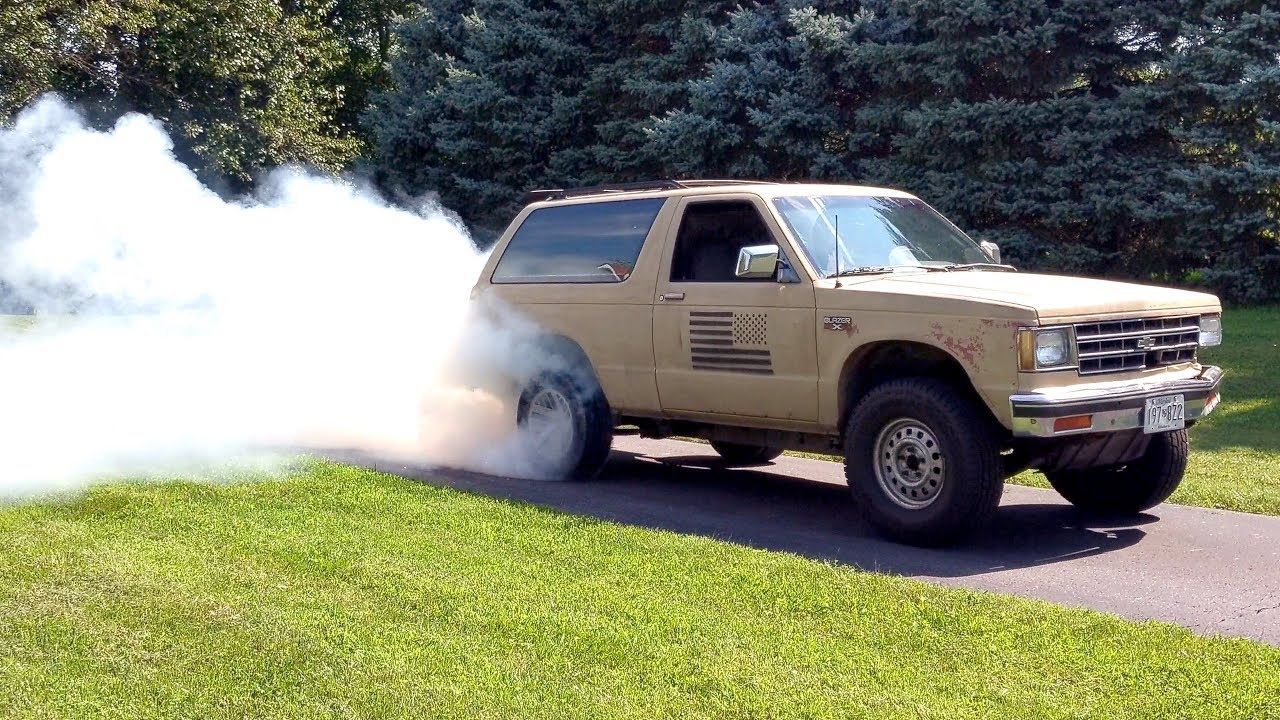 V8 S10 Blazer Smoky Burnouts (Chevy 350 + Poor Traction = One Tire Fire ...