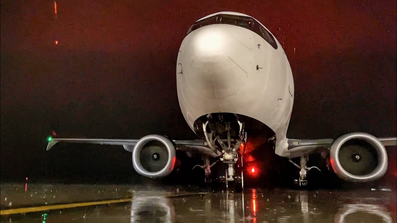 Rainy Arrival of Air Canada Boeing 737-Max 8 at YOW, Ottawa ...