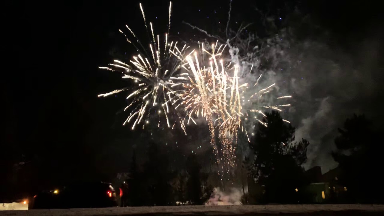 Happy New Year 2019 - Fireworks from Keystone Resort, Colorado - YouTube