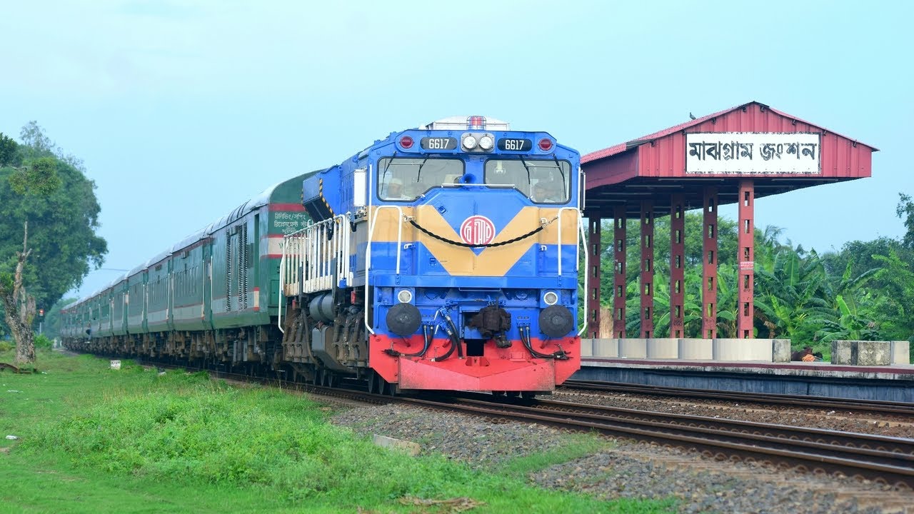 95 km/h Stormy Dust top speedy Dhaka Rajshahi Bound 769 Up Dhumketu ...