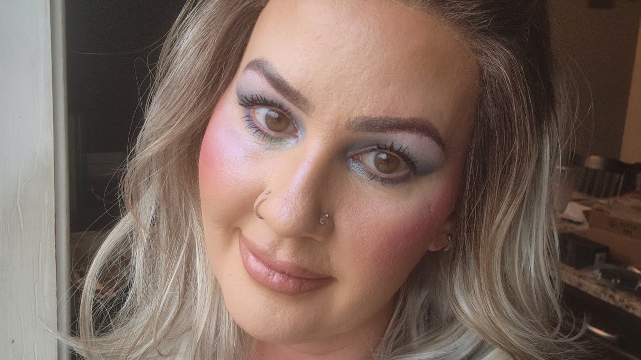 Estetica Orchid in Icy Shadow @TMWigs - YouTube