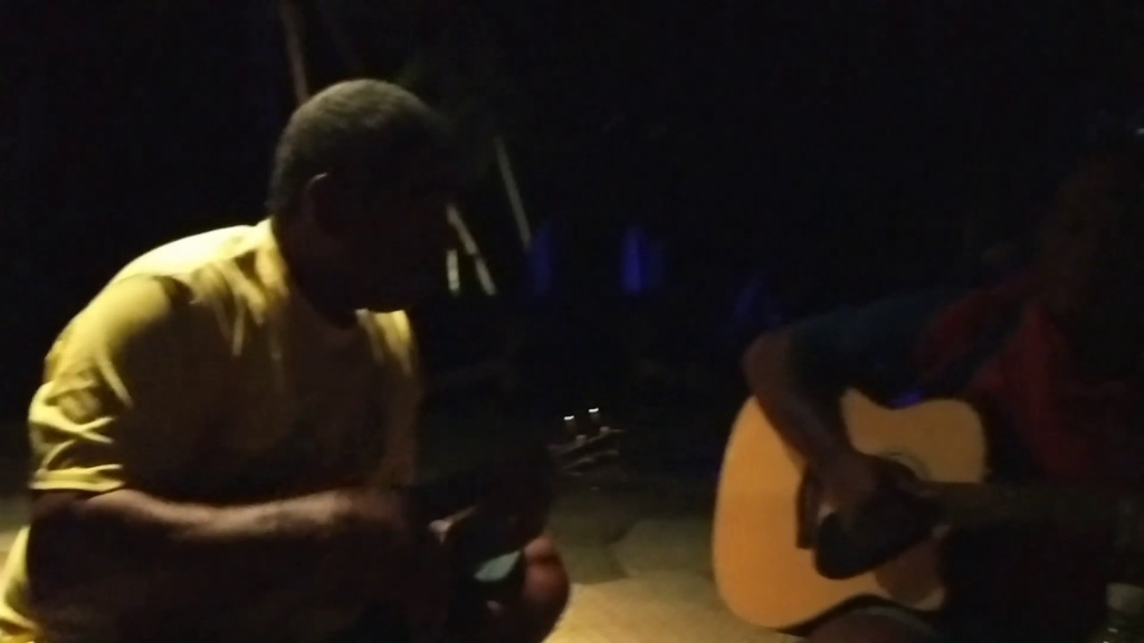 Ukulele lead Fiji style - YouTube