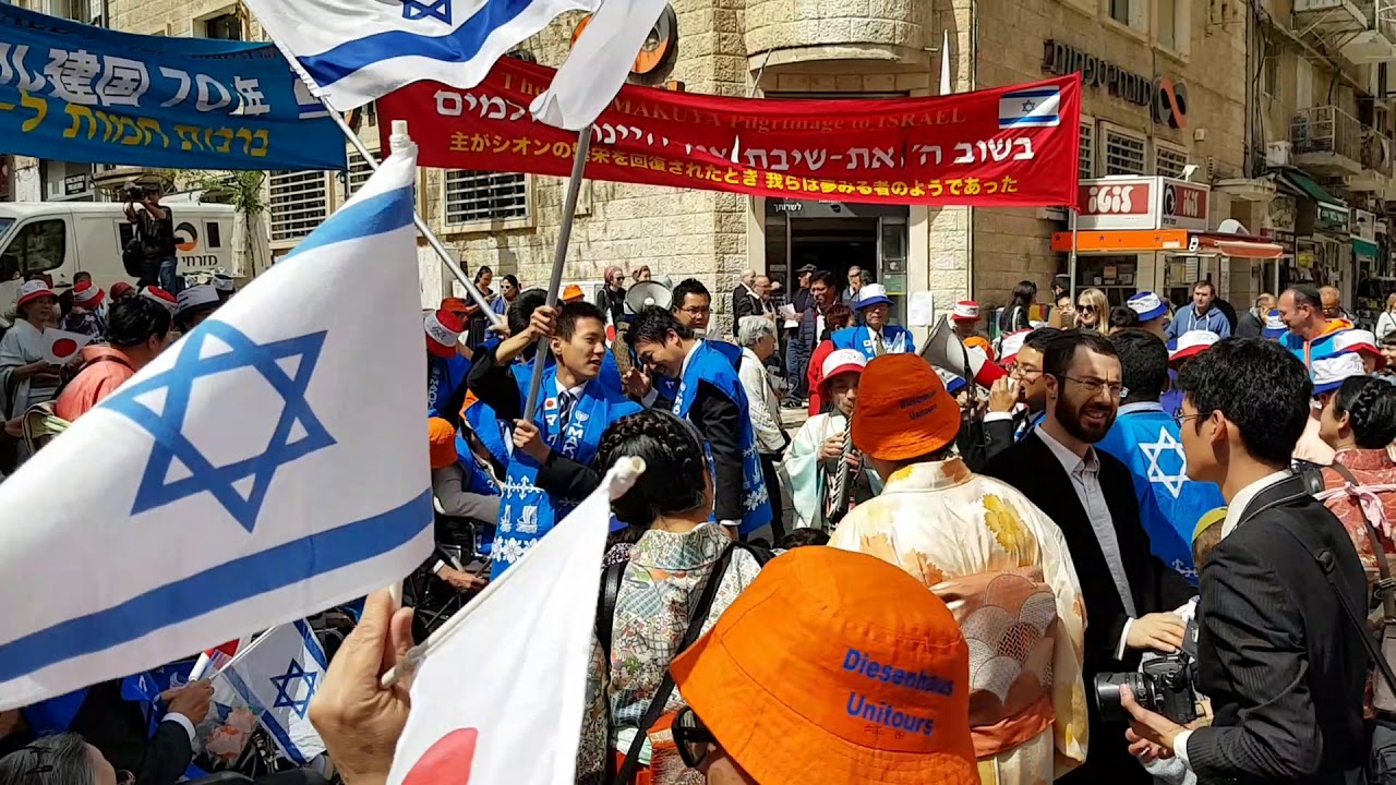 The Makuya singing Jewish songs - YouTube