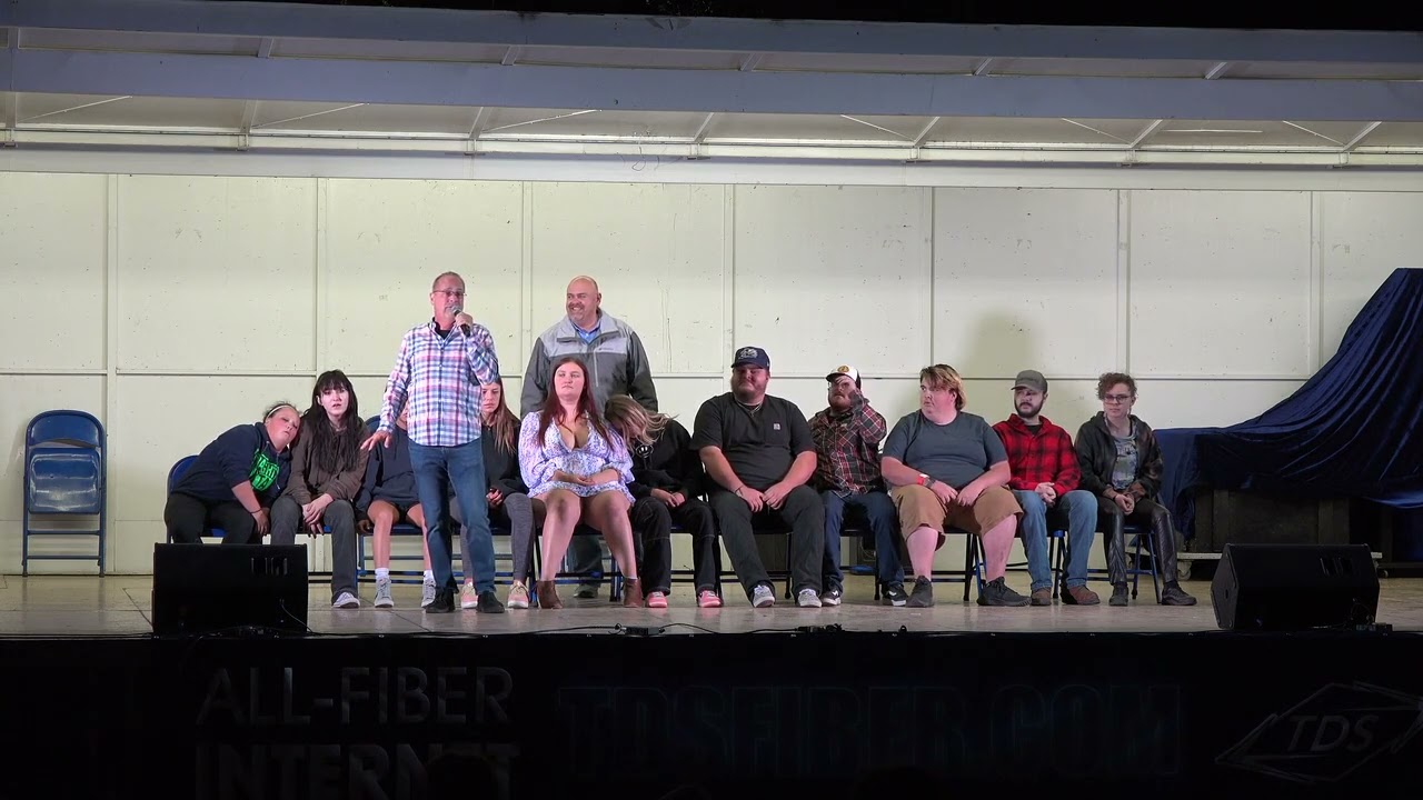 Funny Hypnotist at Spokane Fair - YouTube