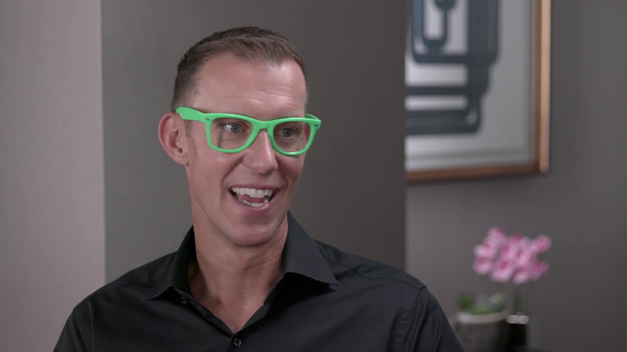 Creating a Superfan with Erik Qualman - YouTube